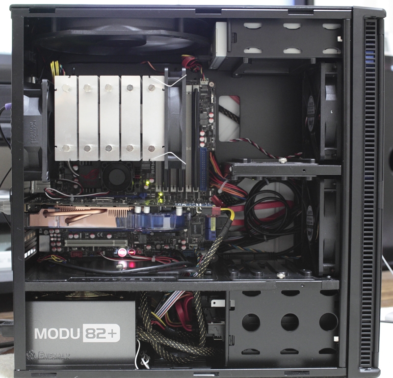 価格.com - 『組み立て後、内部』ANTEC Mini P180 (ガンメタル) rin_sanさんのレビュー・評価投稿画像・写真[11727]