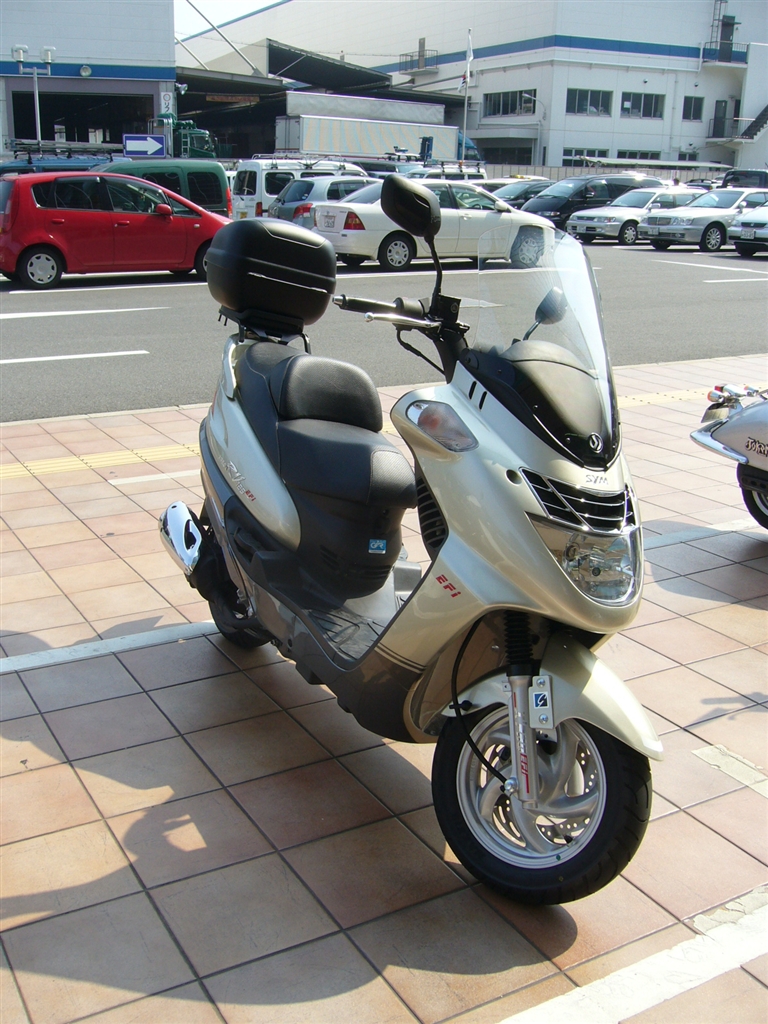 価格.com - 『出先にて』SYM RV125 hal-28さんのレビュー・評価投稿画像・写真「これで原付二種？」[23151]