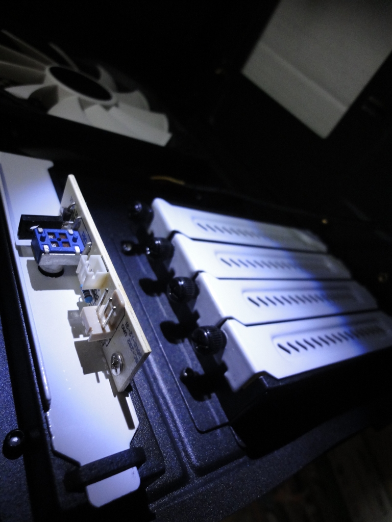 価格.com - 『FANコントローラーとブラケットを止めるネジの関係』Fractal Design Define Mini FD-CA ...