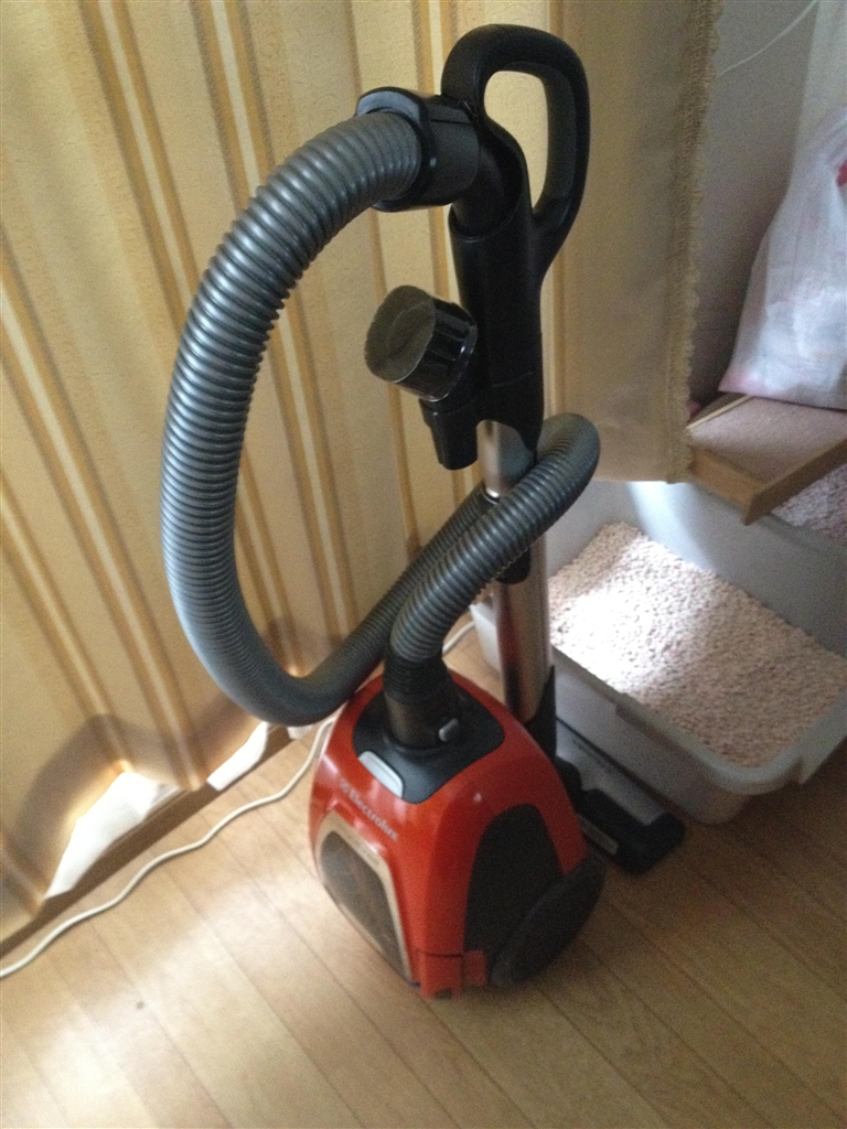 価格.com - エレクトロラックス エルゴスリー オート EET530SO [ソーラーオレンジ] jwin0014さんのレビュー・評価投稿画像・写真「今のところ満足」[75990]