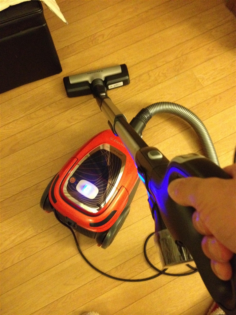 価格.com - エレクトロラックス エルゴスリー オート EET530SO [ソーラーオレンジ] jwin0014さんのレビュー・評価投稿画像・写真「今のところ満足」[75992]