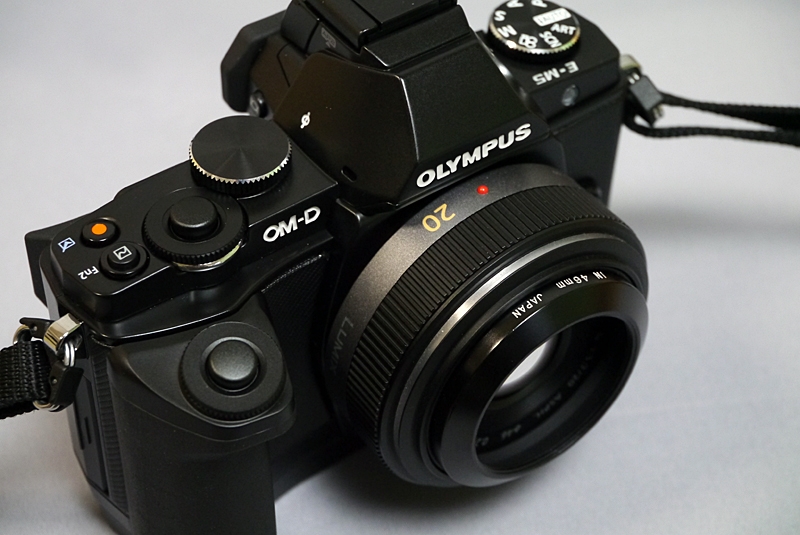 価格.com - 『20/1.7と同じくらいの厚み』オリンパス HLD-6 プジョ雄さんのレビュー・評価投稿画像・写真「グリップ部分は秀逸 ...