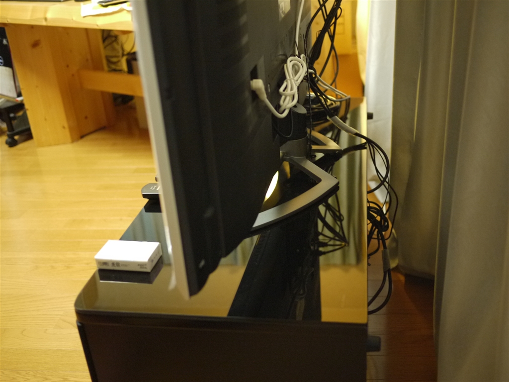 価格.com - 『横から覗いた背面状況』東芝 REGZA 47ZT3 [47インチ] tme1810さんのレビュー・評価投稿画像・写真「47ZT3 購入後2週間です」[81626]