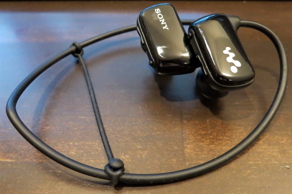 価格.com - SONY NWD-W273 (B) [4GB ブラック] もんもんですさんのレビュー・評価投稿画像・写真「ジム・ランニング用とで最適のコードレス防水ウォークマン」[119586]