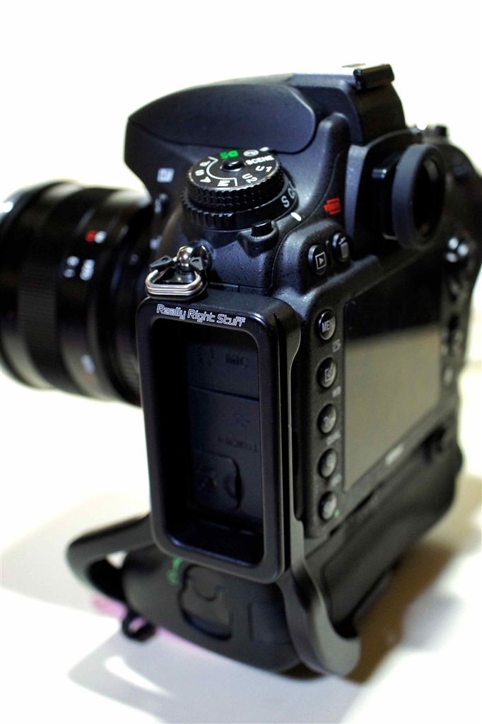 価格.com - 『RRSプレートを付けてさらに精悍に』ニコン MB-D14 さとちゃんSPさんのレビュー・評価投稿画像・写真「初フルサイズな ...